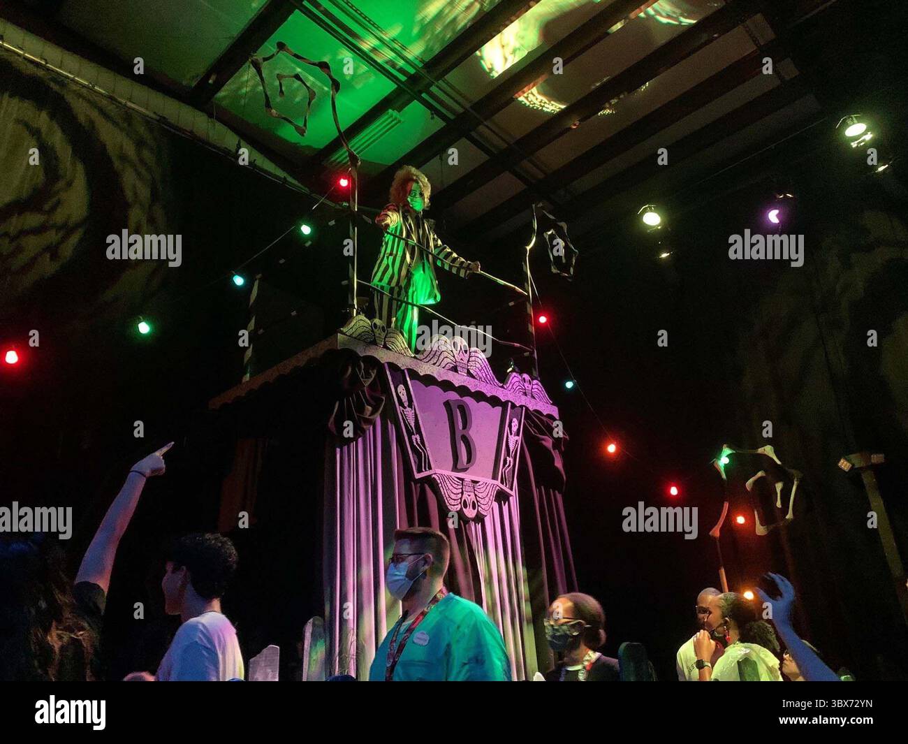 Haunted house maze hi-res stock photography and images - Alamy