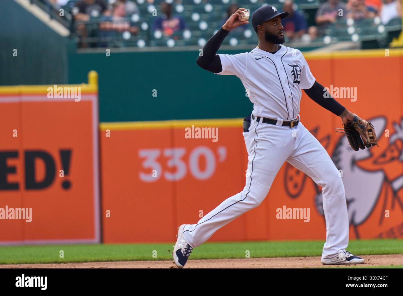 September 12 2021: Detroit shortstop Niko Goodrum (28) makes a play ...