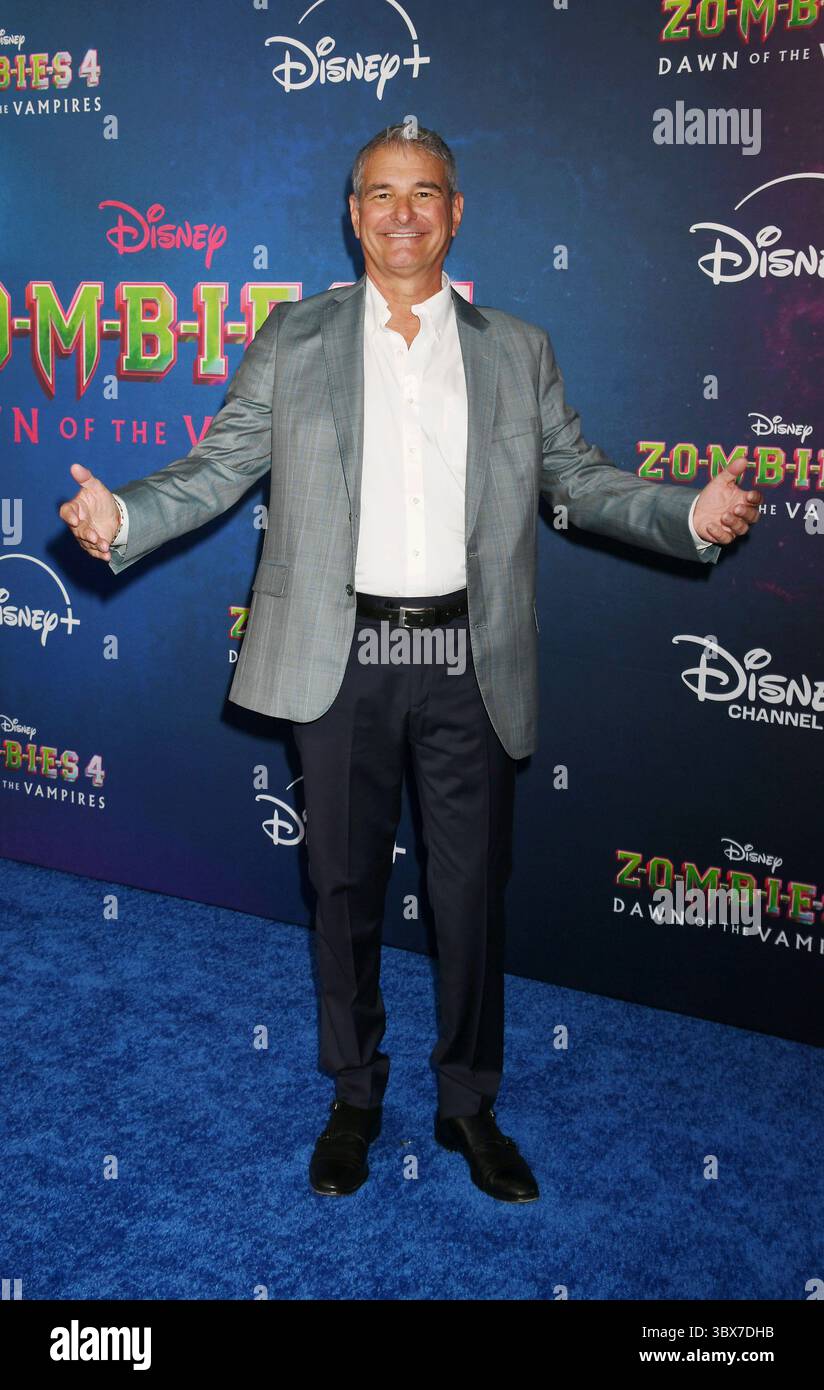 LOS ANGELES, CALIFORNIA - JULY 08: Paul Hoen arrives at the world ...