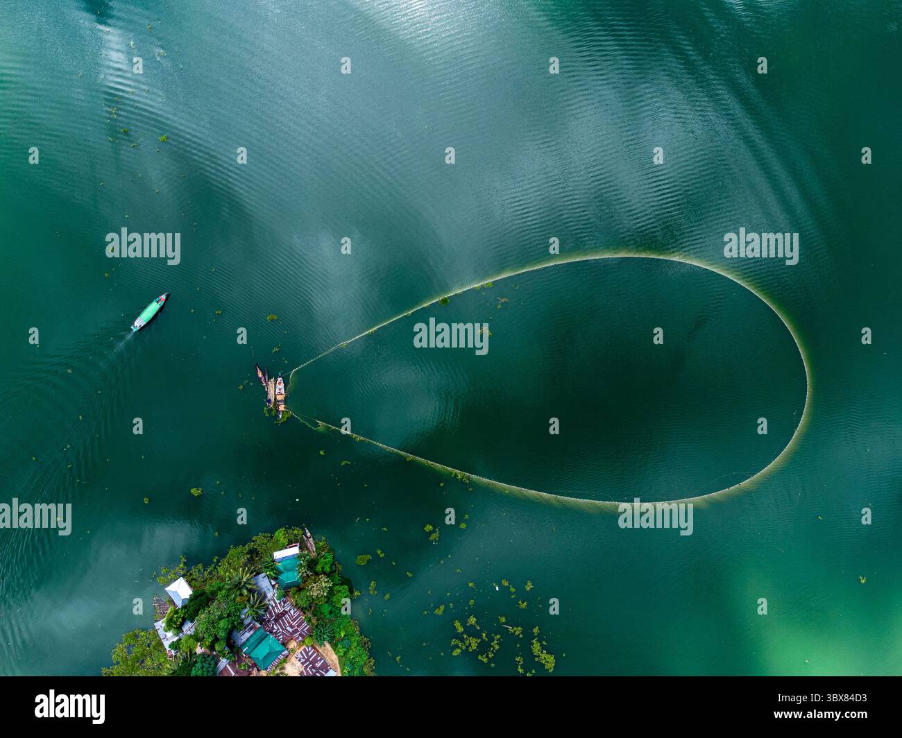 Electric boat division hi-res stock photography and images - Alamy
