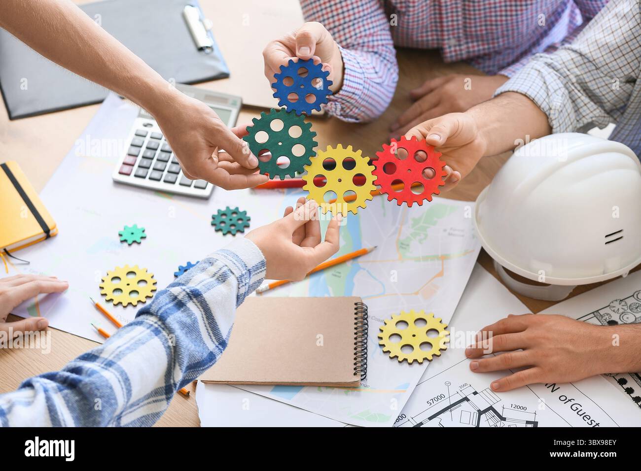 Male female automotive engineers hi-res stock photography and images ...