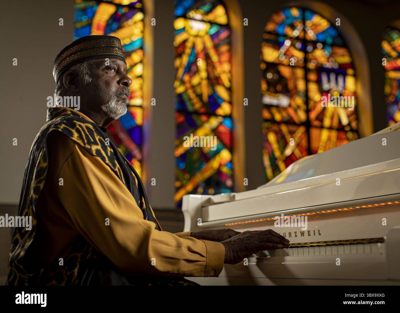 Pastor t l barrett hi-res stock photography and images - Alamy