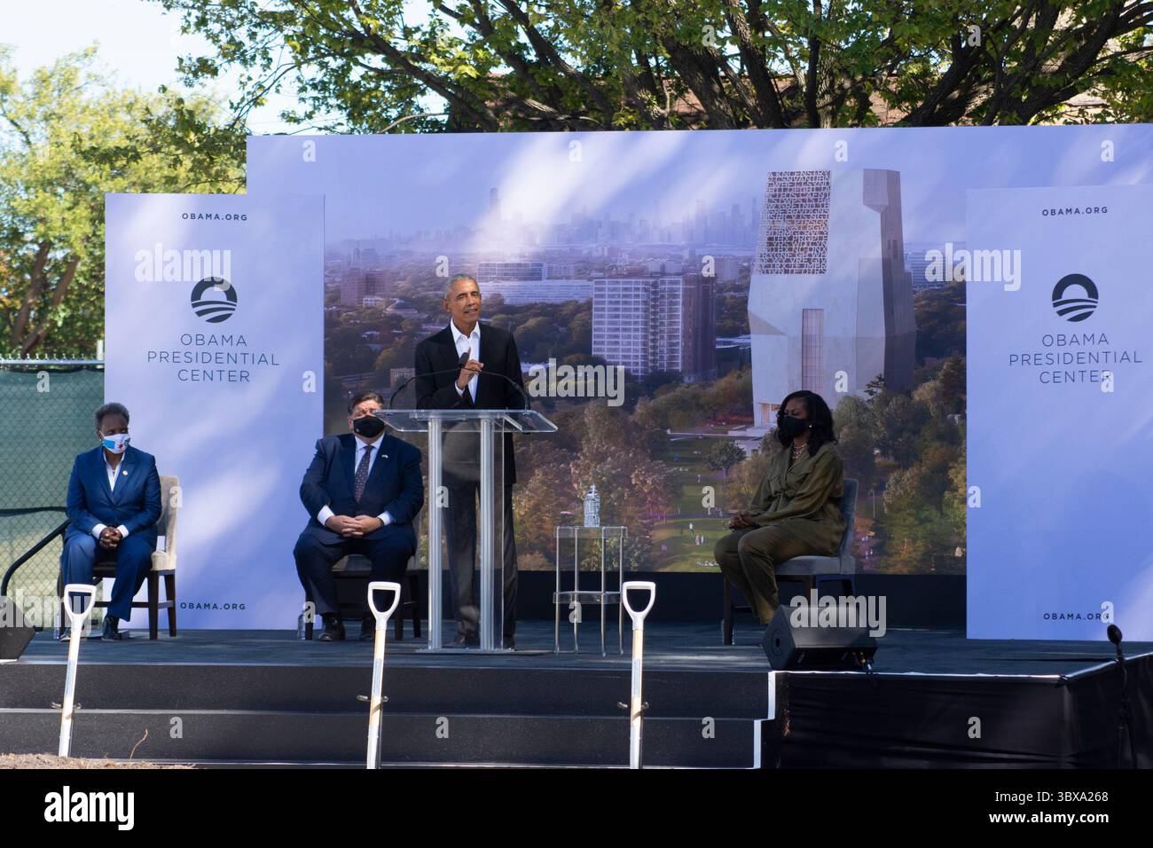 Barack obama presidential library hi-res stock photography and images ...
