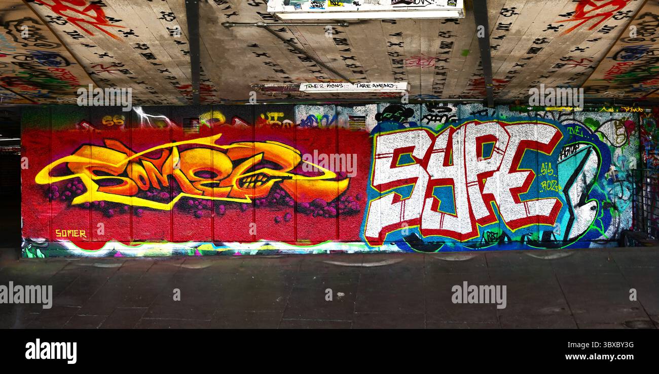 Legal graffiti wall london hi-res stock photography and images - Alamy