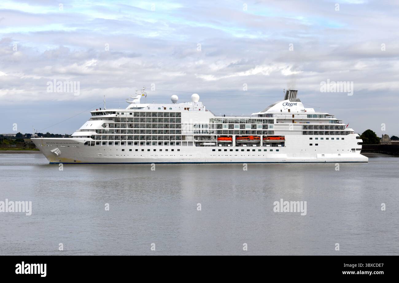 The Seven Seas Navigator is a luxury cruise ship operated by Regent ...
