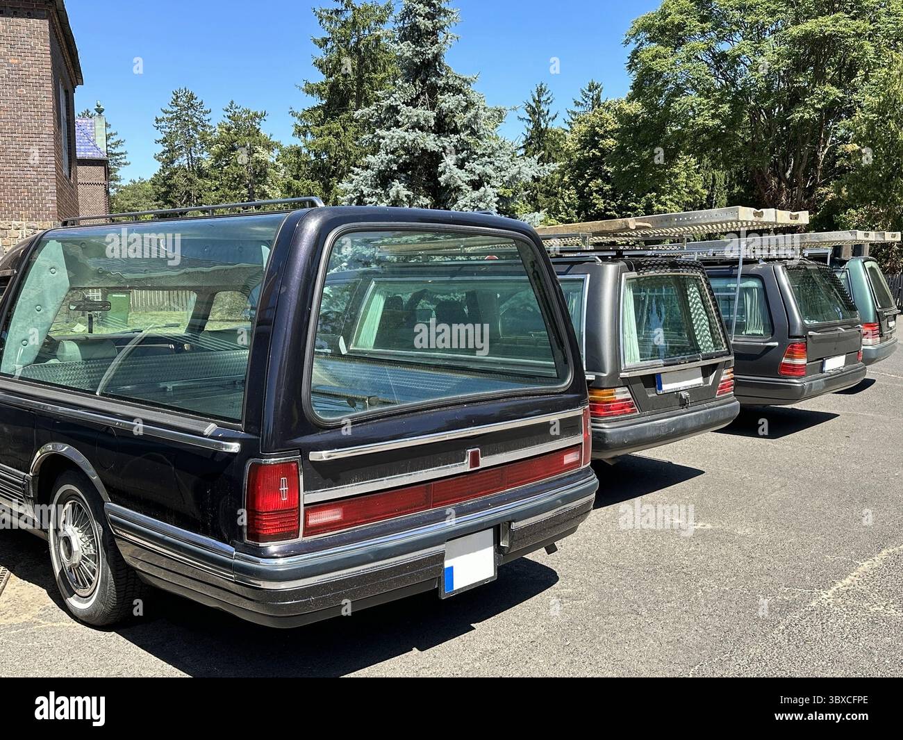 Hearses hi-res stock photography and images - Alamy