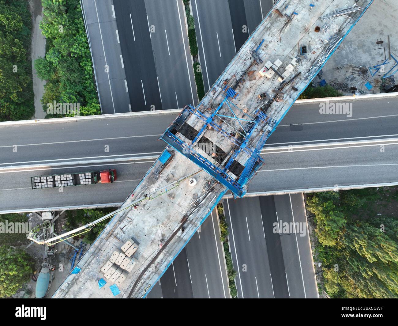 (250718) -- BAODING, July 18, 2025 (Xinhua) -- An aerial drone photo ...