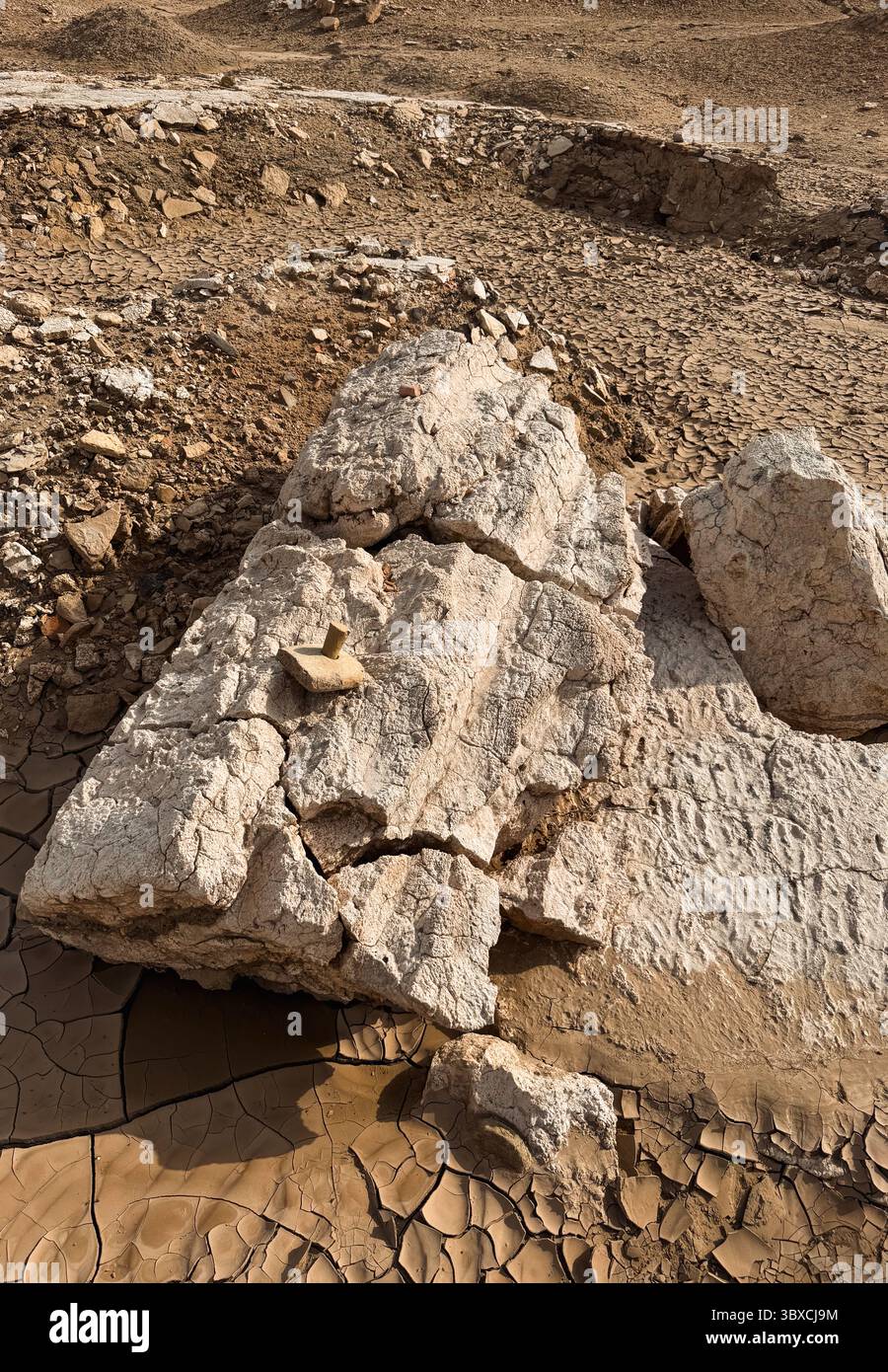Ancient stone formations in Uruk, Iraq showcase unique textures and ...