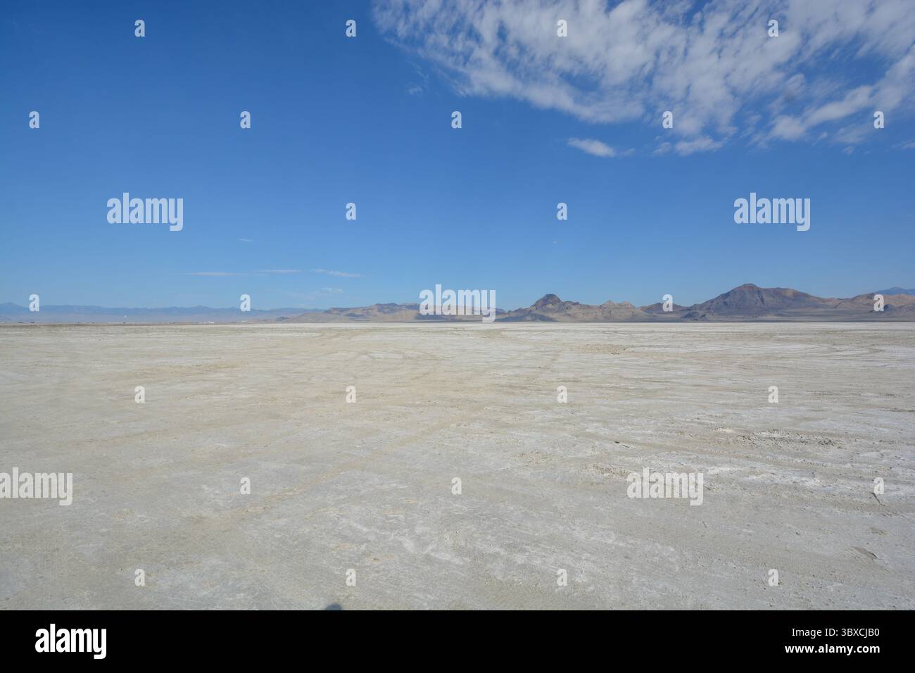 Bonneville Salt Flats in Utah, great salt dessert you can see the ...