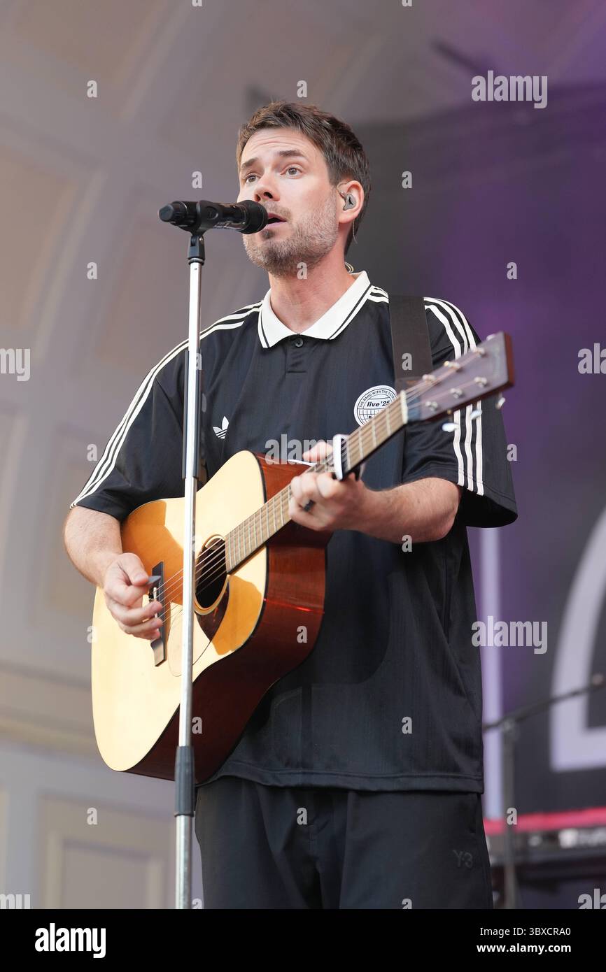 Revolverheld - 20 Jahre Open-Airs. Die deutsche Band Revolverheld ...