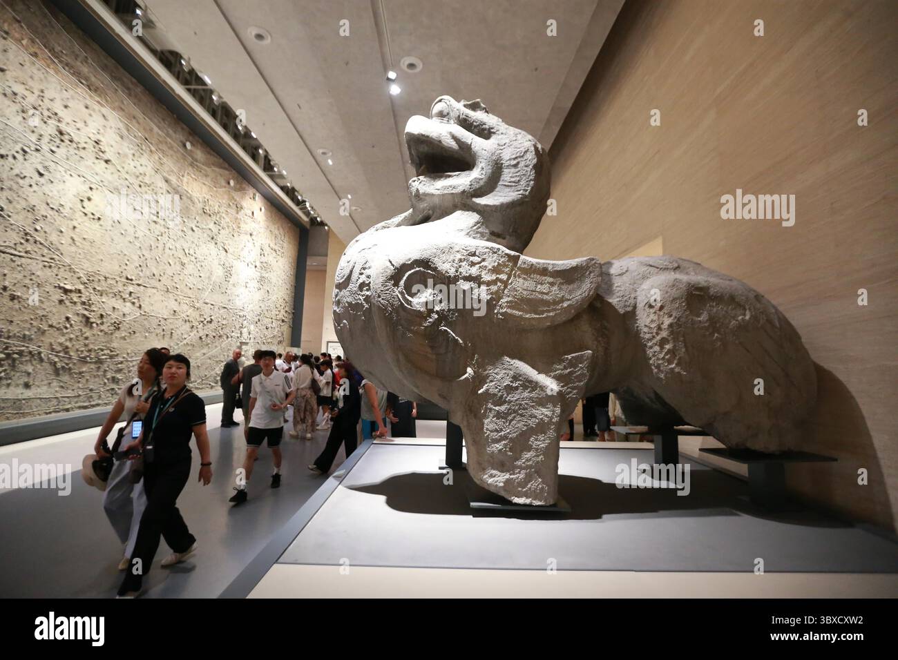 People visit the China Grand Canal Museum in Yangzhou City, east China ...