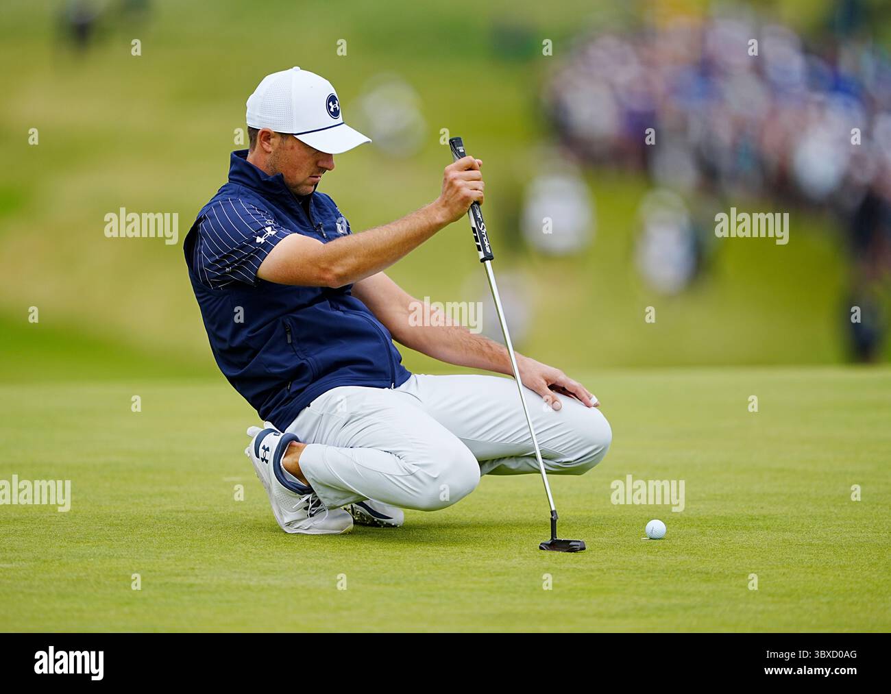 USA's Jordan Spieth lines up a putt on the 1st during day two of The ...