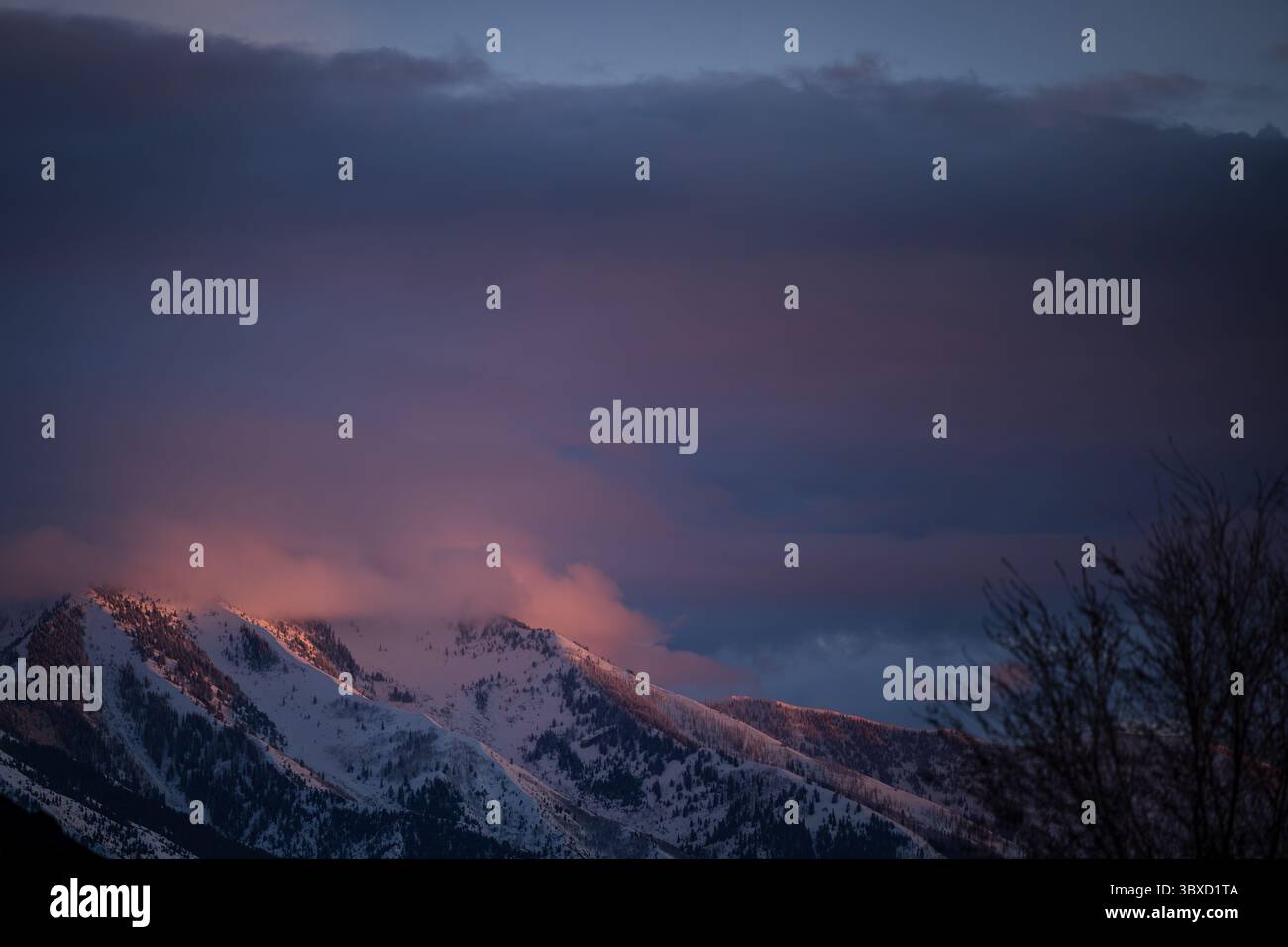 Wasatch mountains sunset utah hi-res stock photography and images - Alamy