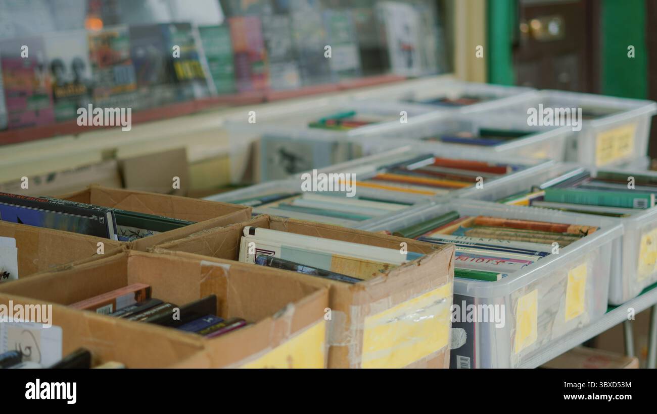 Explore collection vintage books stacked hi-res stock photography and images - Alamy