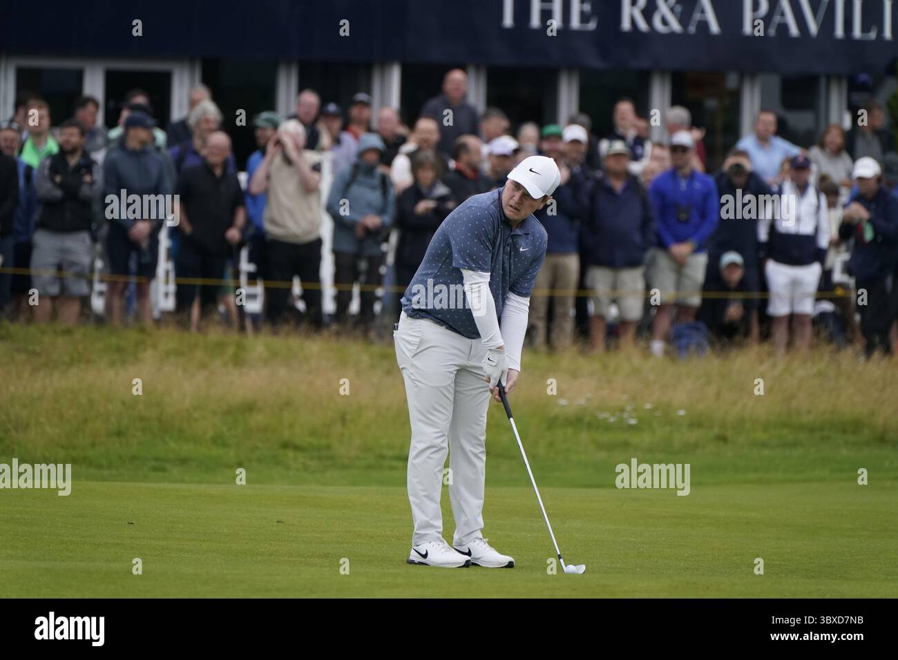 Robert MACINTYRE In action on the 1st hole the 2nd day TheÊ153rd Open ...