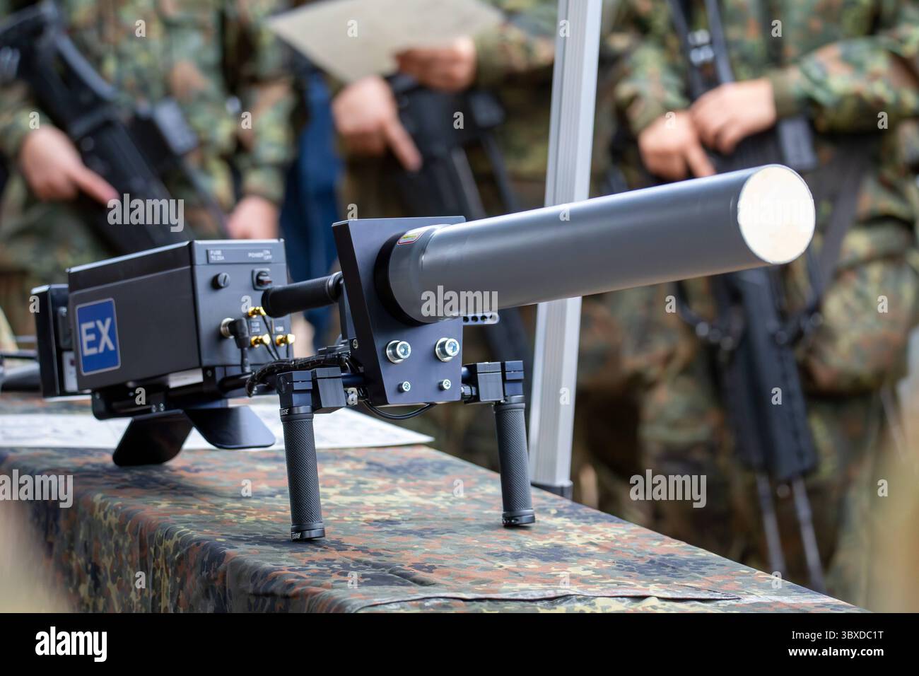 Nahaufnahme vom Abwehrstörsender HP 47 zur Drohnenabwehr der Bundeswehr ...