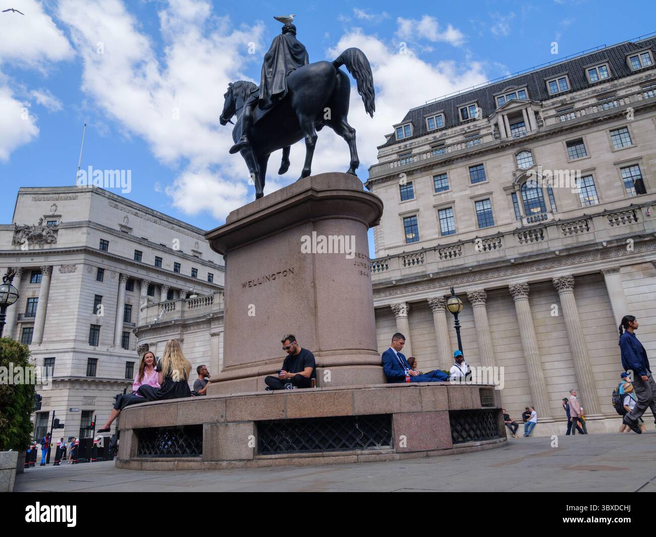 City of London, UK — A seagull rests atop the equestrian statue of the ...
