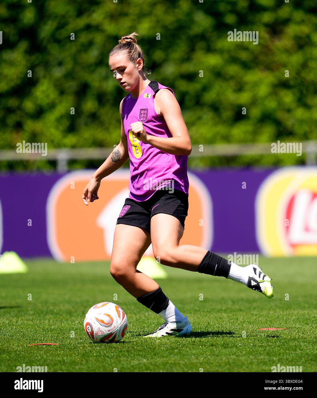 England's Grace Clinton during a training session at Sportanlage Au ...
