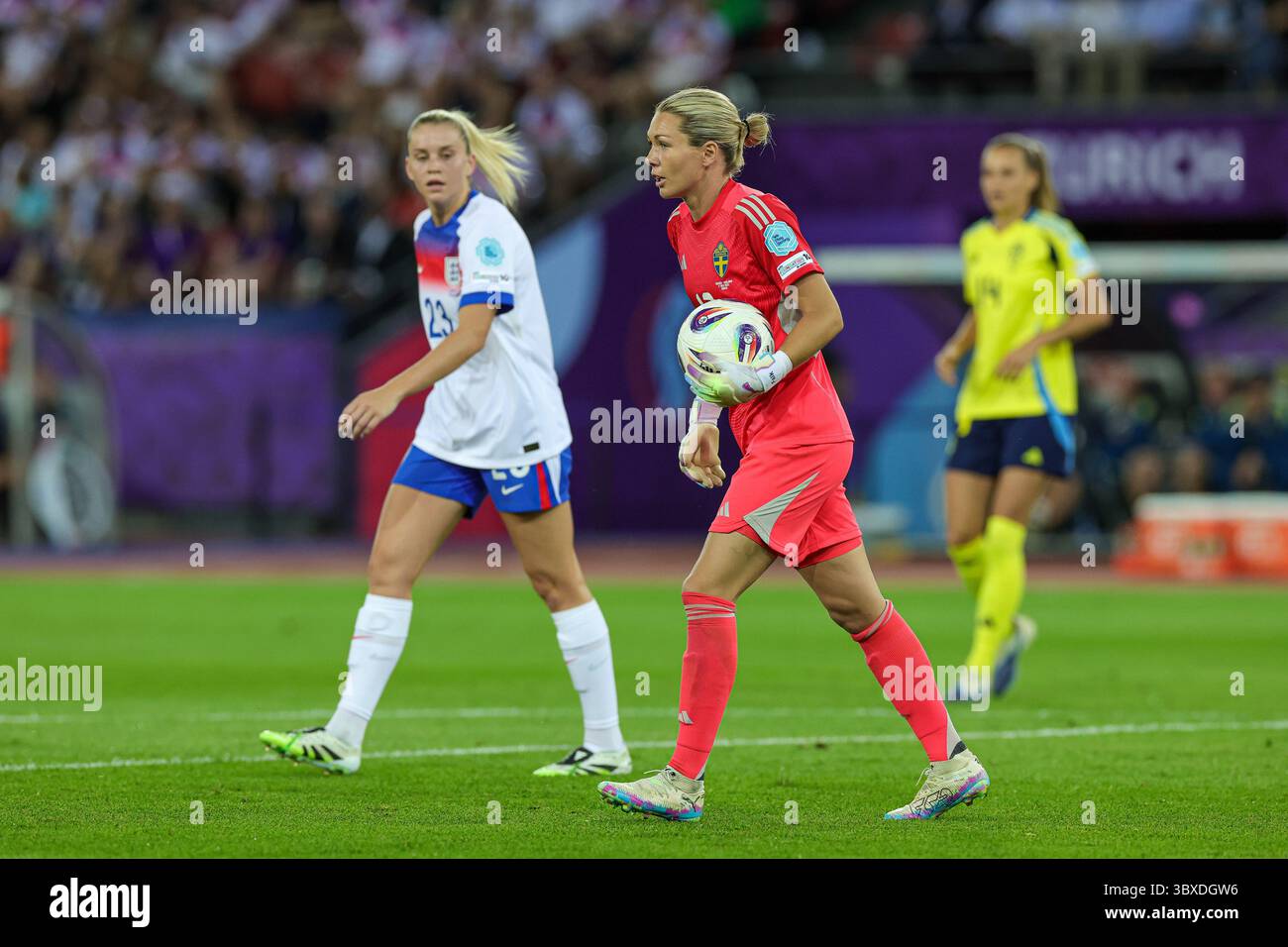 Jennifer falk euro 2025 hi-res stock photography and images - Alamy