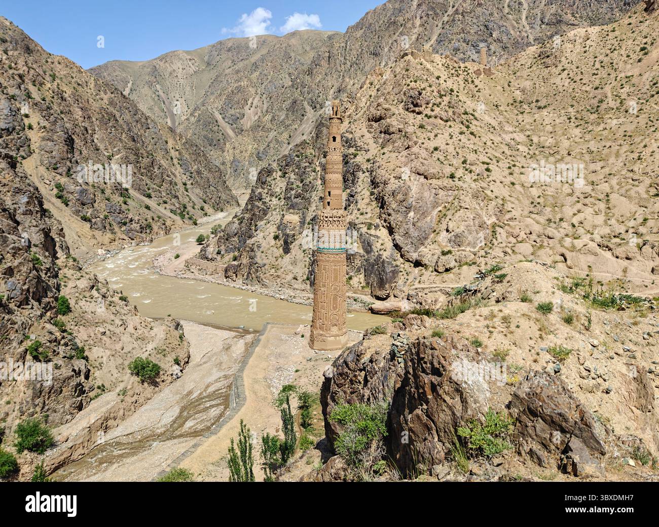 The most mystical attractions in Afghanistan, the Minaret of Jam stands ...