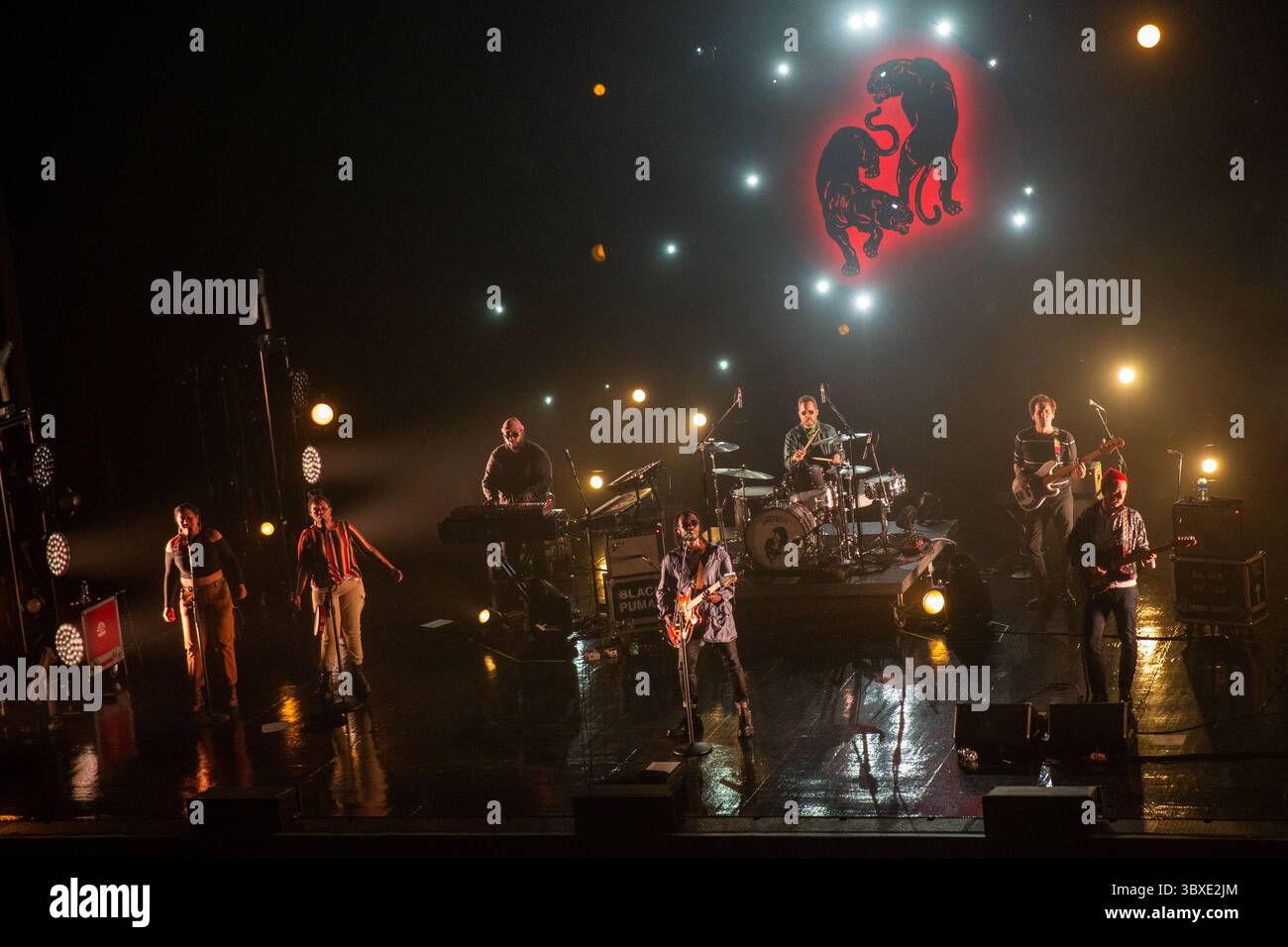 Lauren cervantes hi-res stock photography and images - Alamy