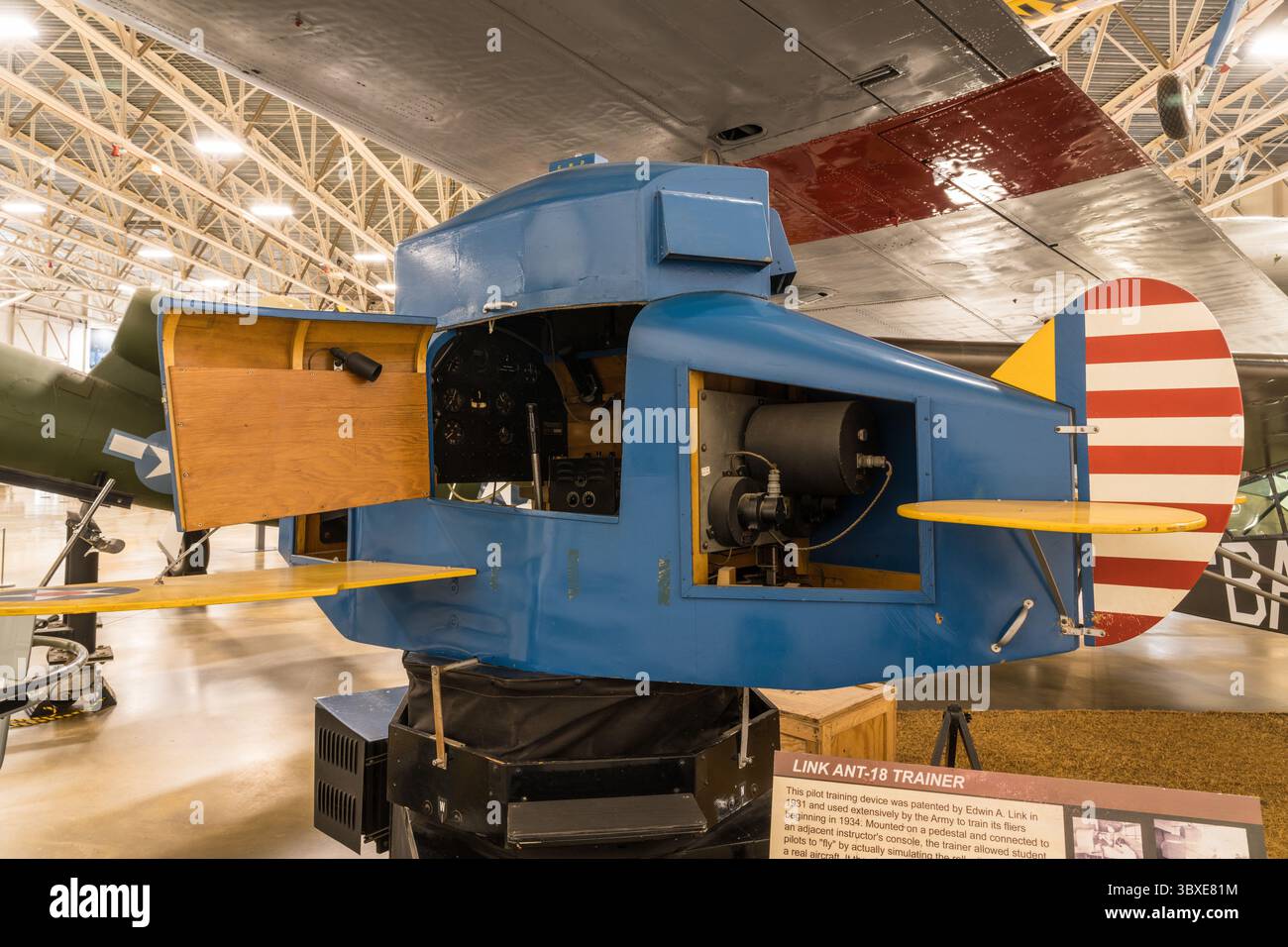 Link trainer hi-res stock photography and images - Alamy