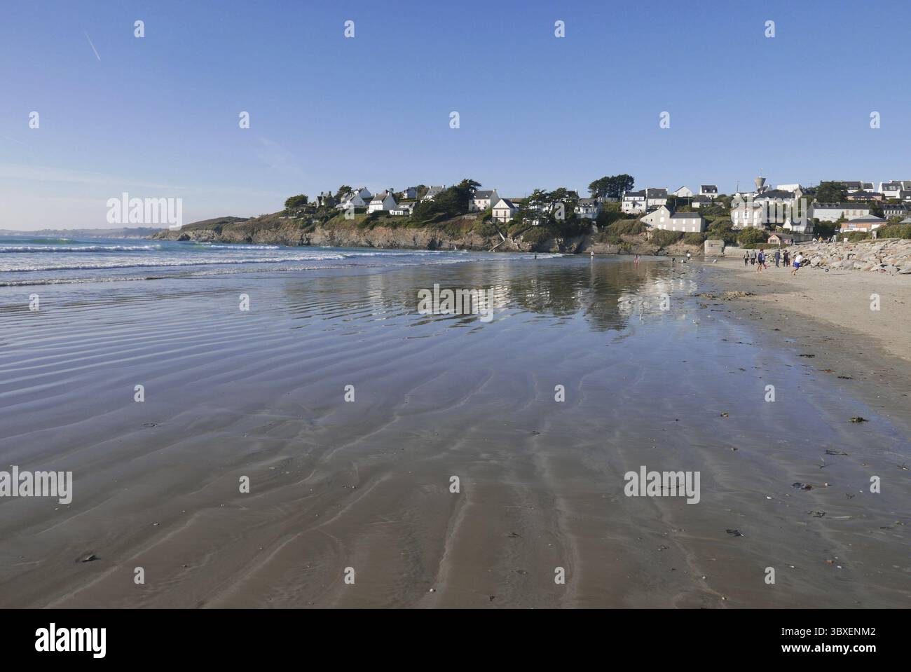 Sand yachting on the beach of Pentrez in finistere. sandy beach in ...
