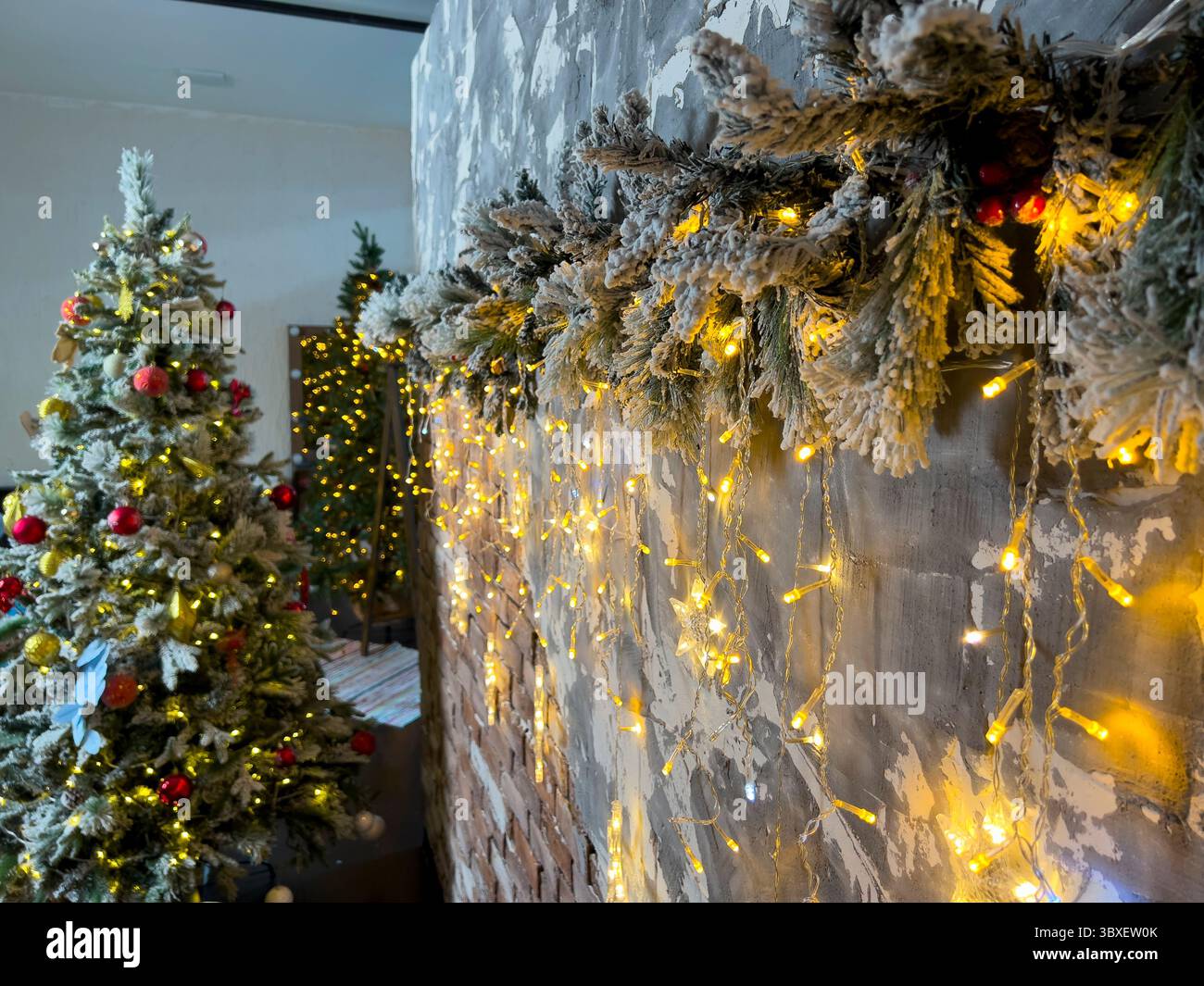 Realistic golden garland christmas hi-res stock photography and images ...