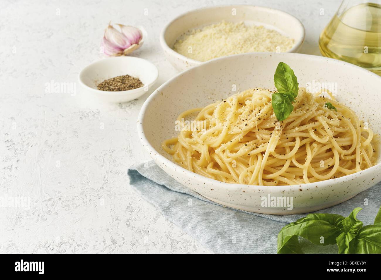 Cacio e pepe pasta. Spaghetti with parmesan cheese and pepper ...