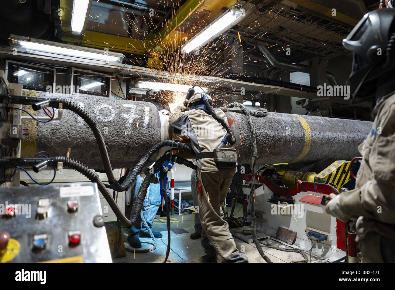 NORTH SEA - Offshore work on pipelay vessel Lorelay. A CO2 transport ...