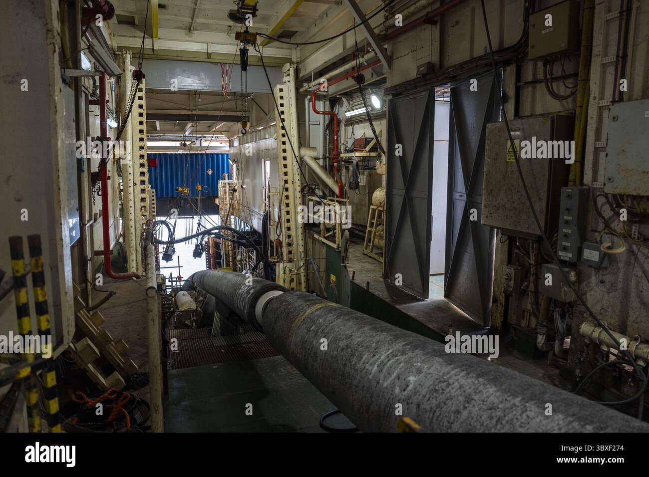 NORTH SEA - Offshore work on pipelay vessel Lorelay. A CO2 transport ...