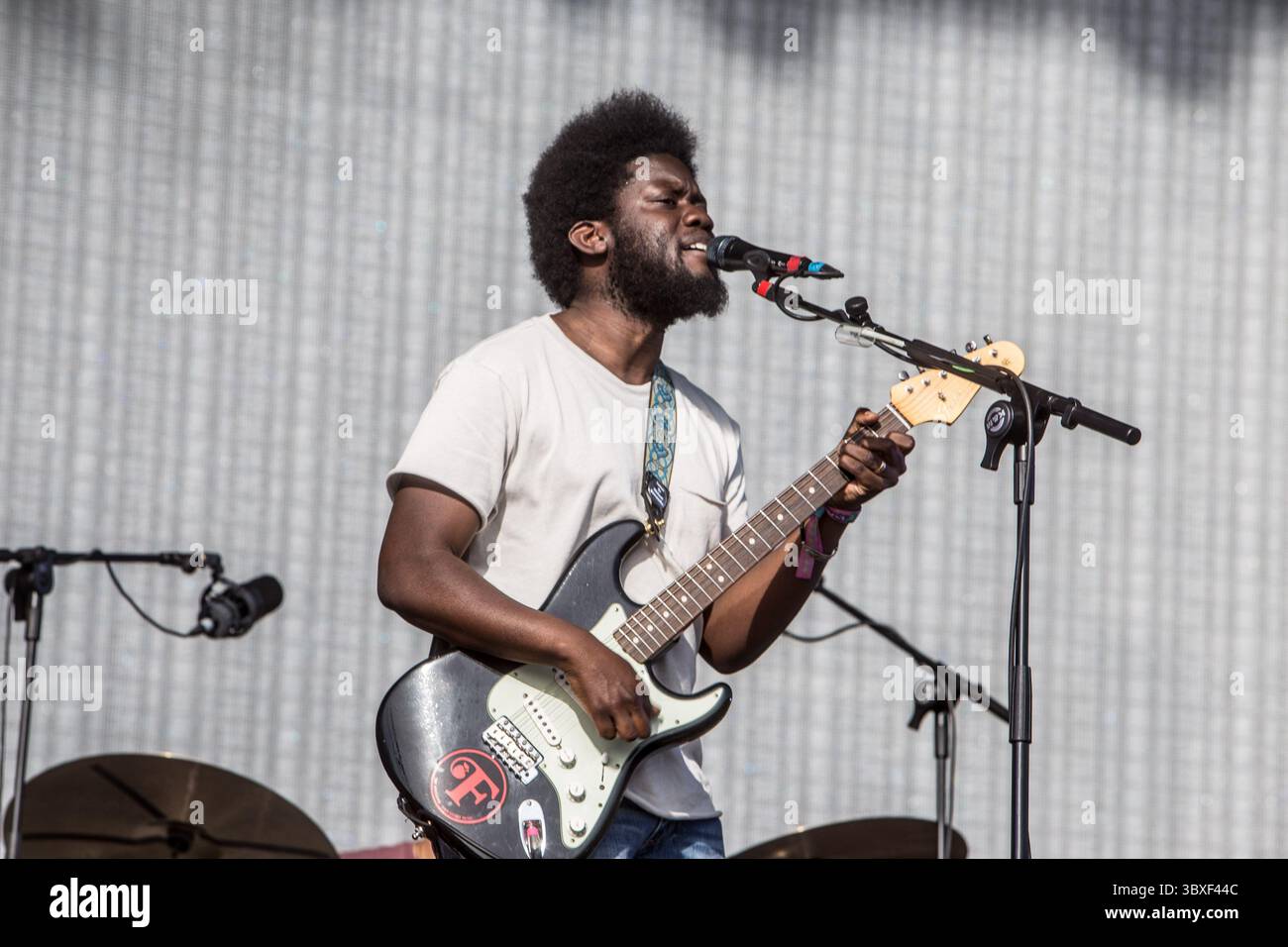 Michael kiwanuka performance hi-res stock photography and images - Alamy