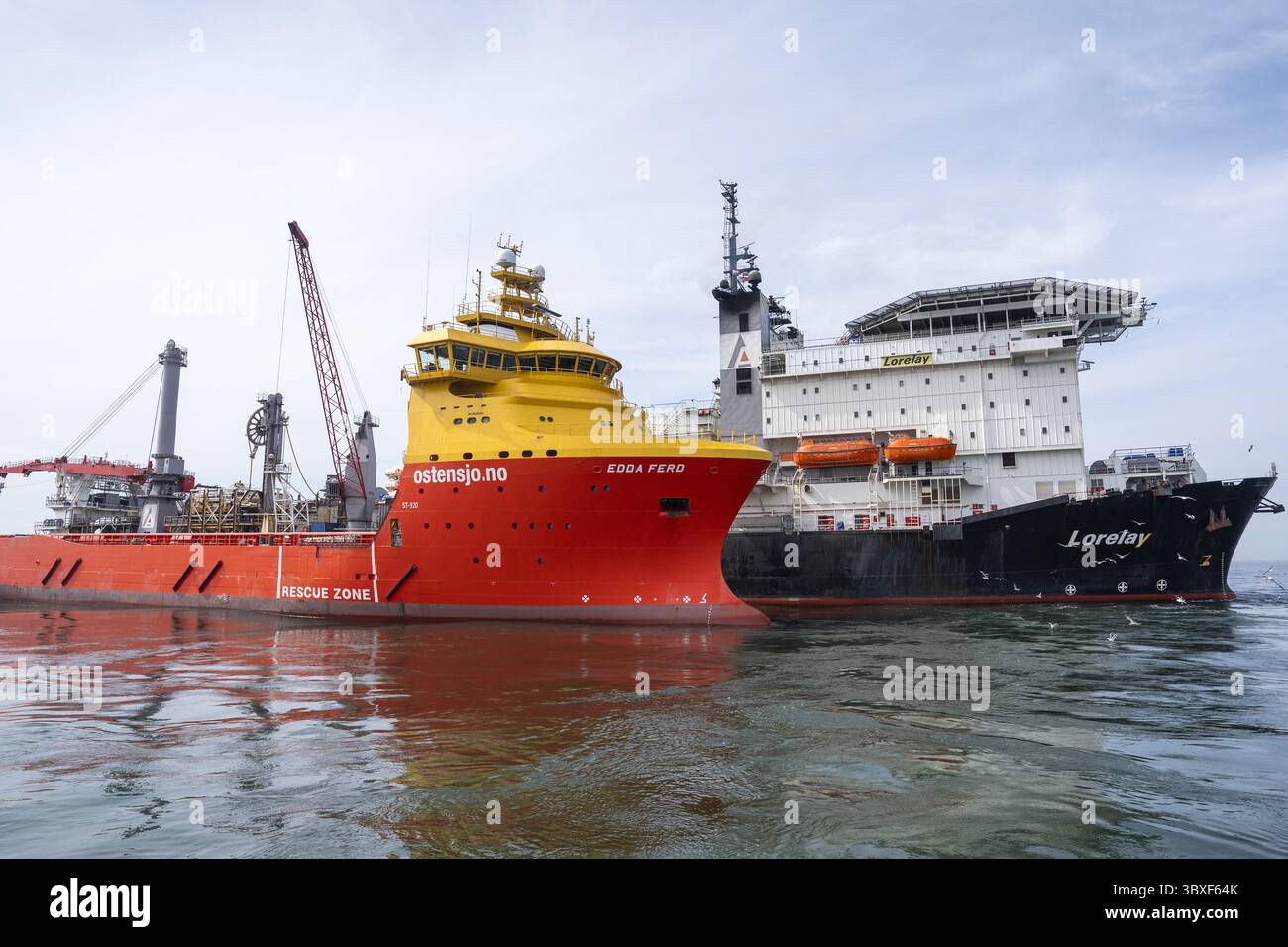 NORTH SEA - Pipelayer Lorelay (r) in the North Sea. A CO2 transport ...