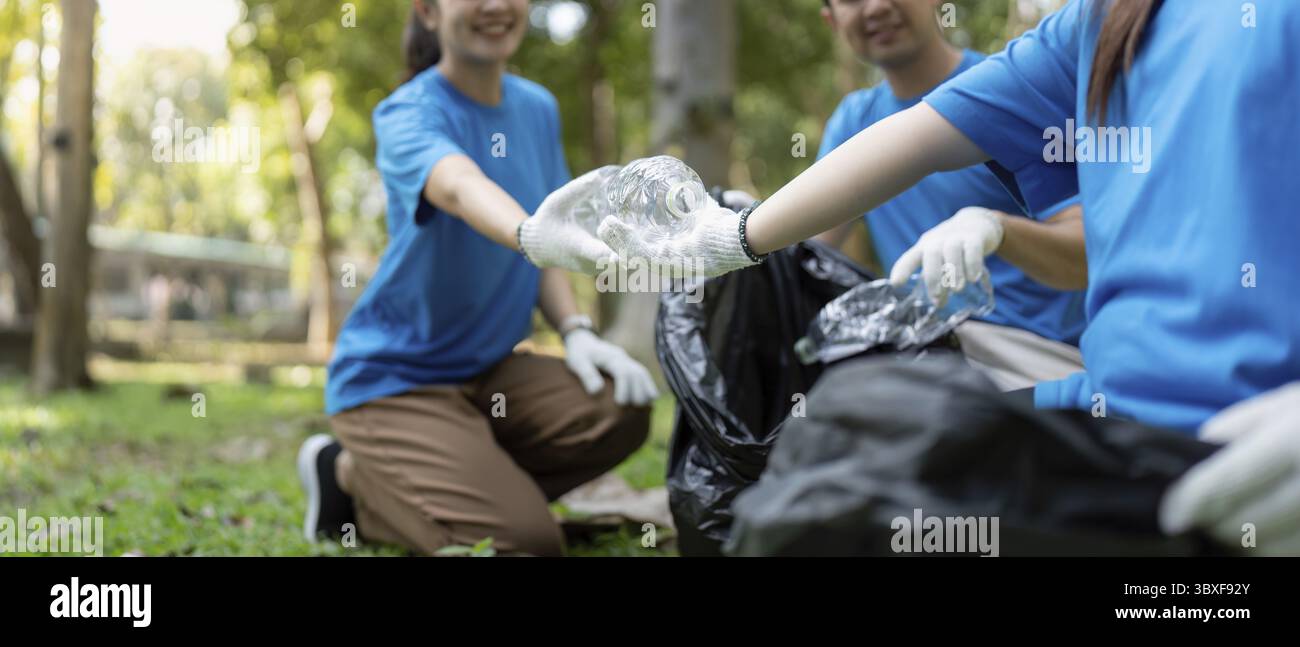 Local volunteers join forces to clean up the park promoting ...