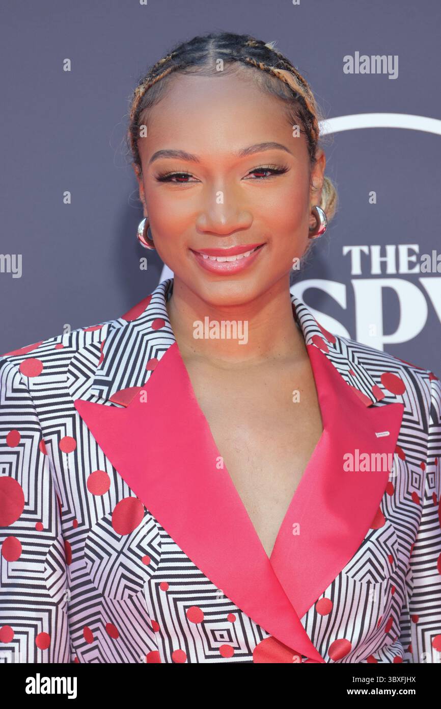 Ari Chambers attends the 2025 ESPY Awards at Dolby Theatre on July 16 ...