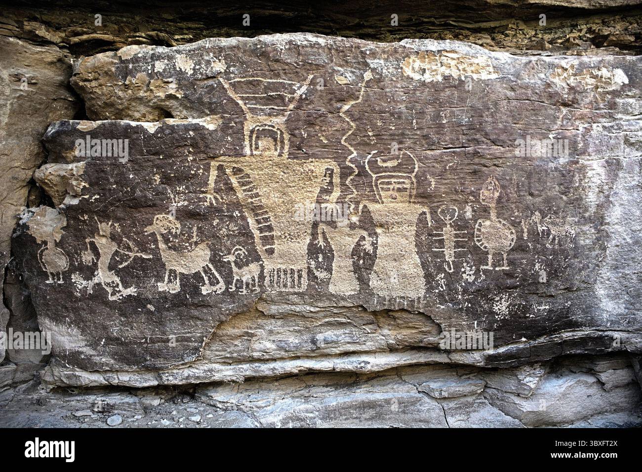 Fremont Culture Rock Carvings – Nine Mile Canyon Petroglyphs, Family ...