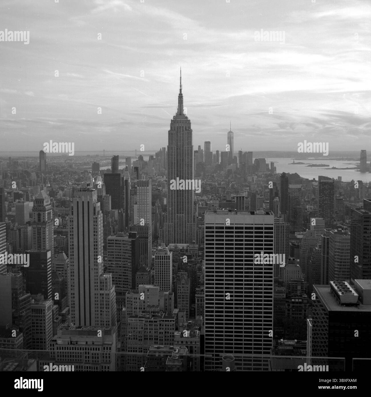 Aerial photo new york city 1960s hi-res stock photography and images ...