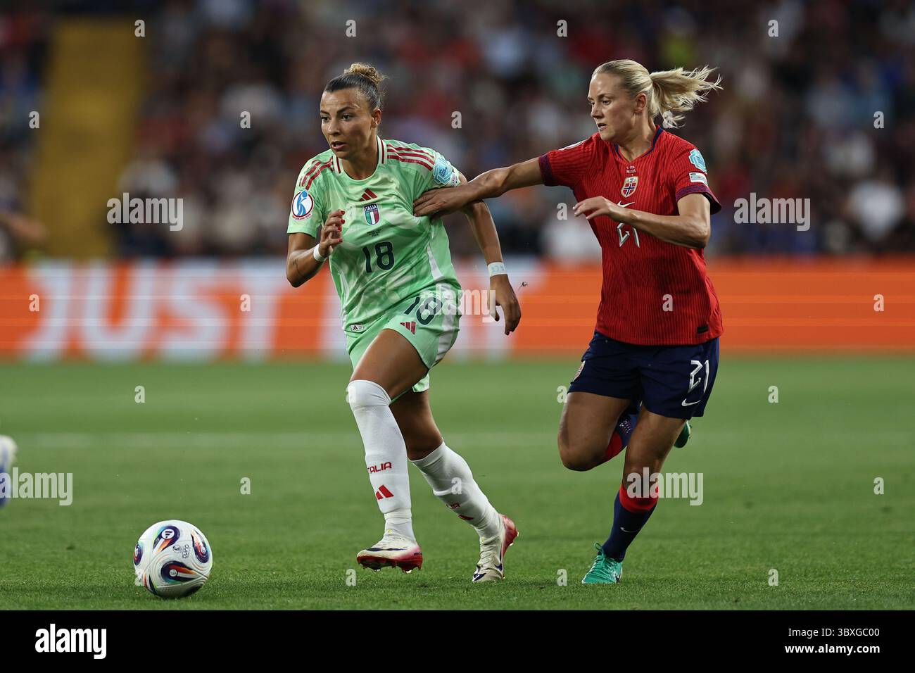Arianna Caruso (Italy)Lisa Naalsund (Norway Women) during the UEFA ...