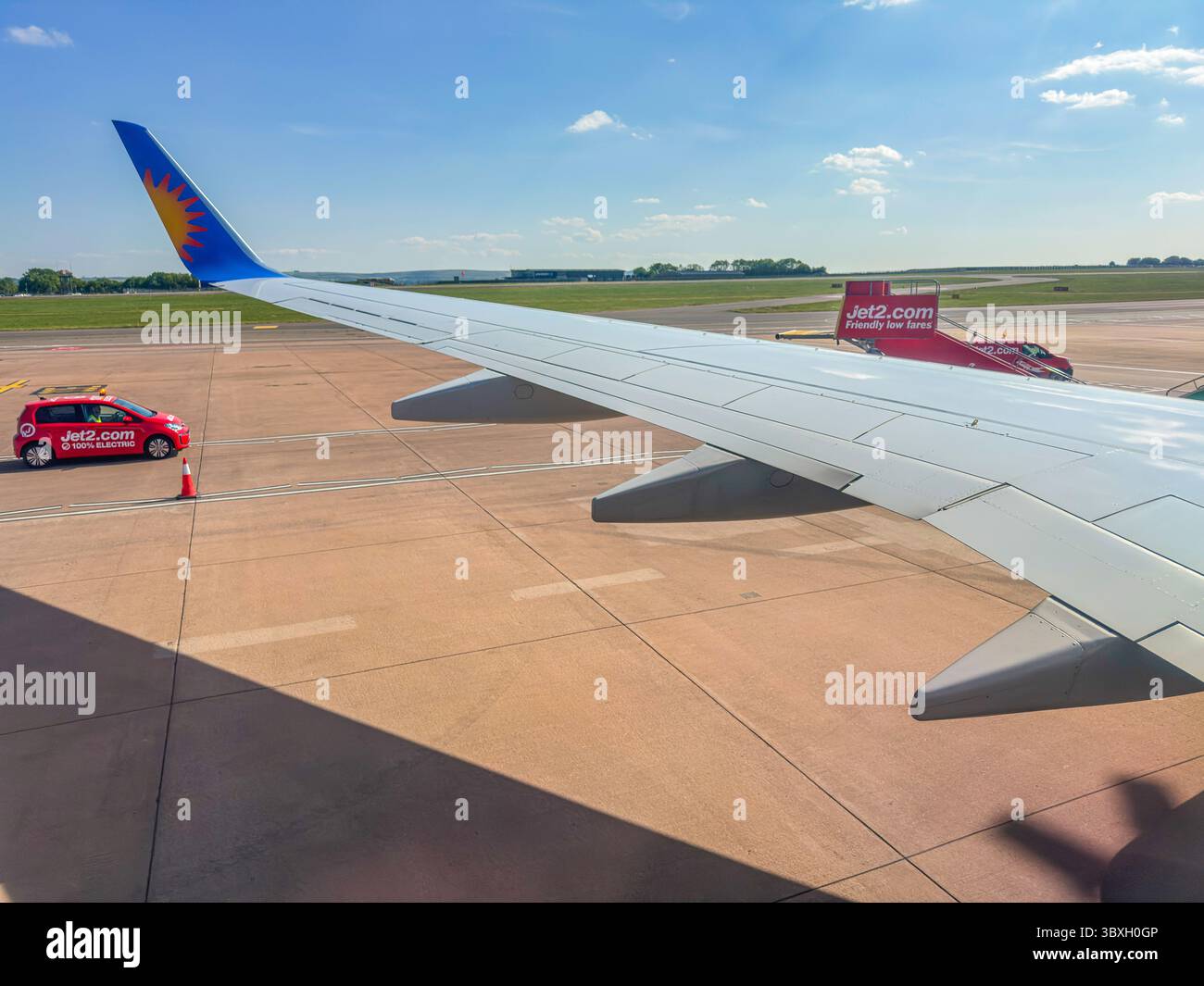 Jet2 holidays logo hi-res stock photography and images - Alamy