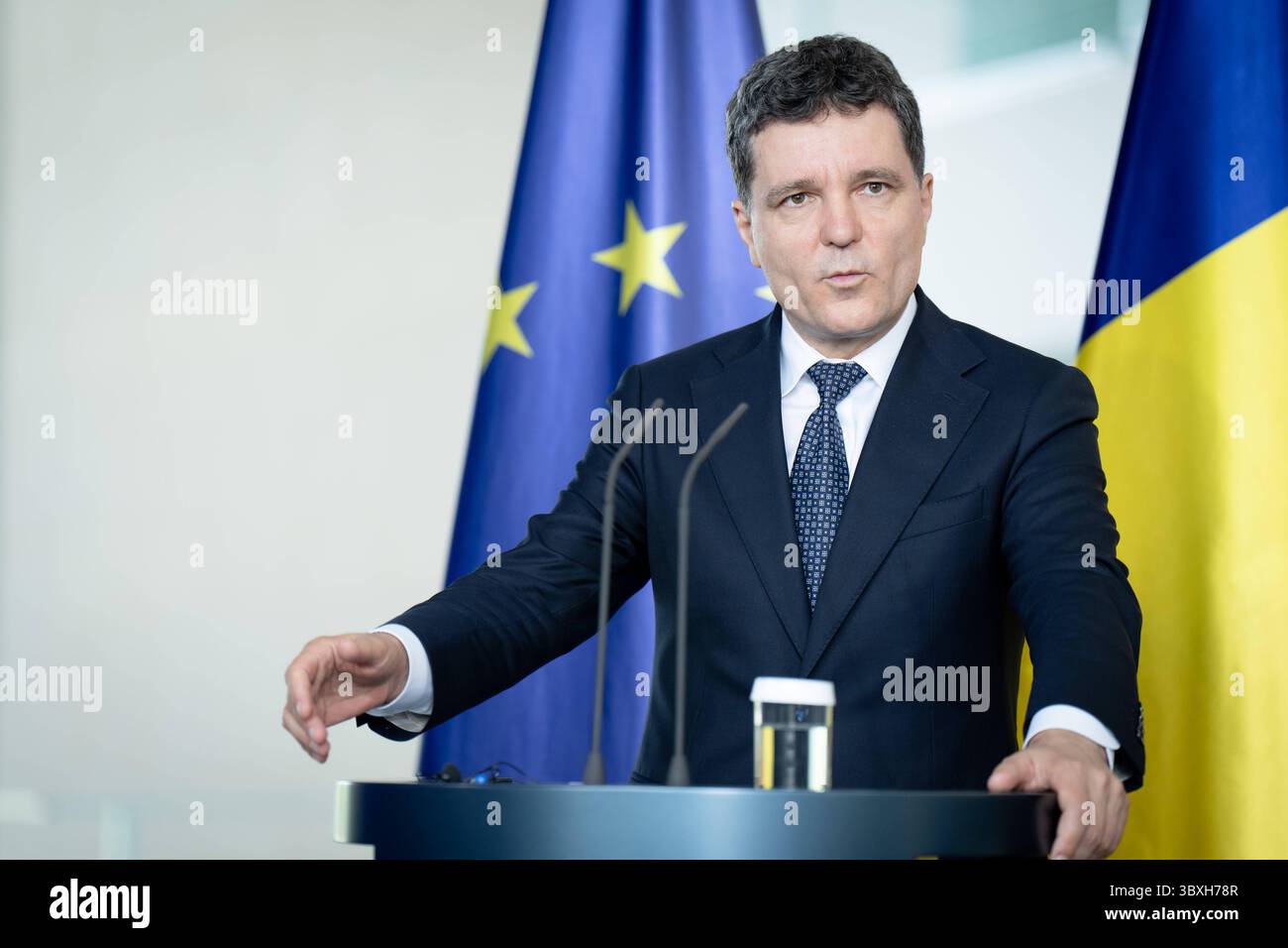 Präsident, Nicusor Dan Pressekonferenz, Bundeskanzleramt, Präsident ...
