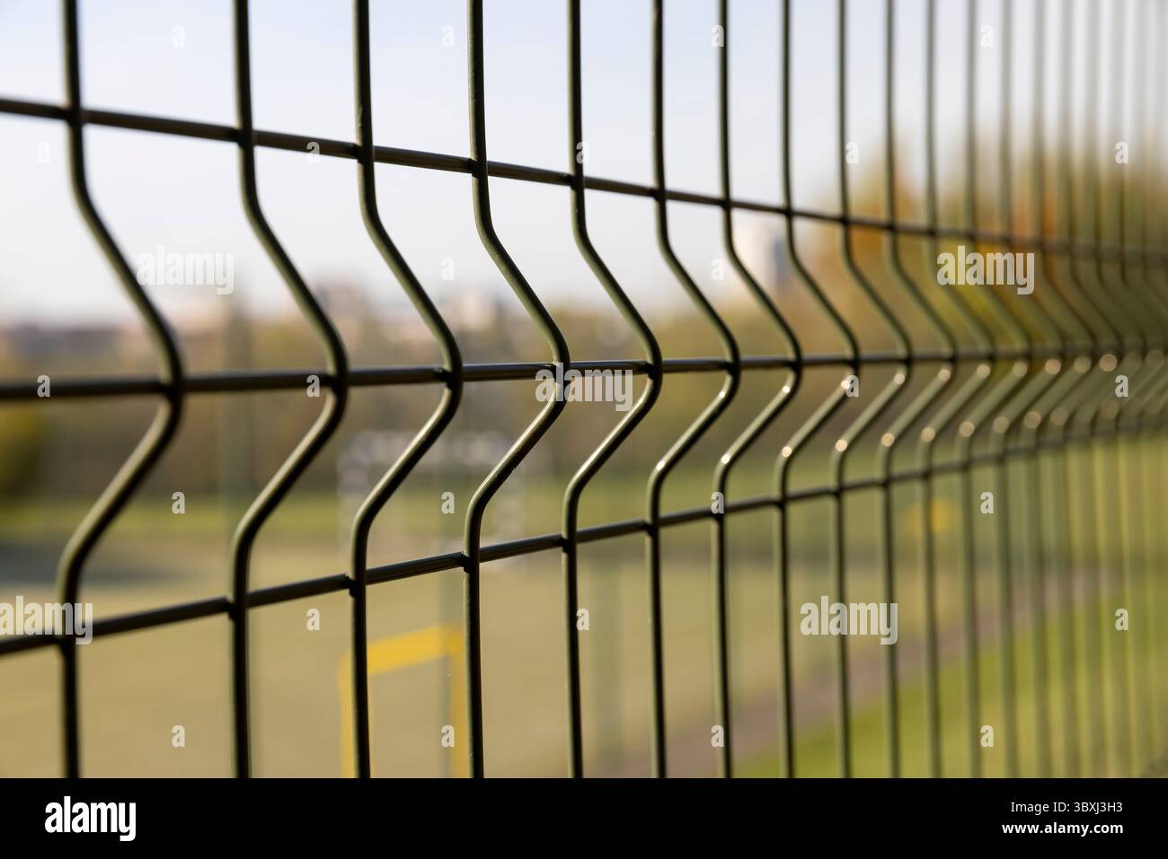 Thin metal lattice fence hi-res stock photography and images - Alamy