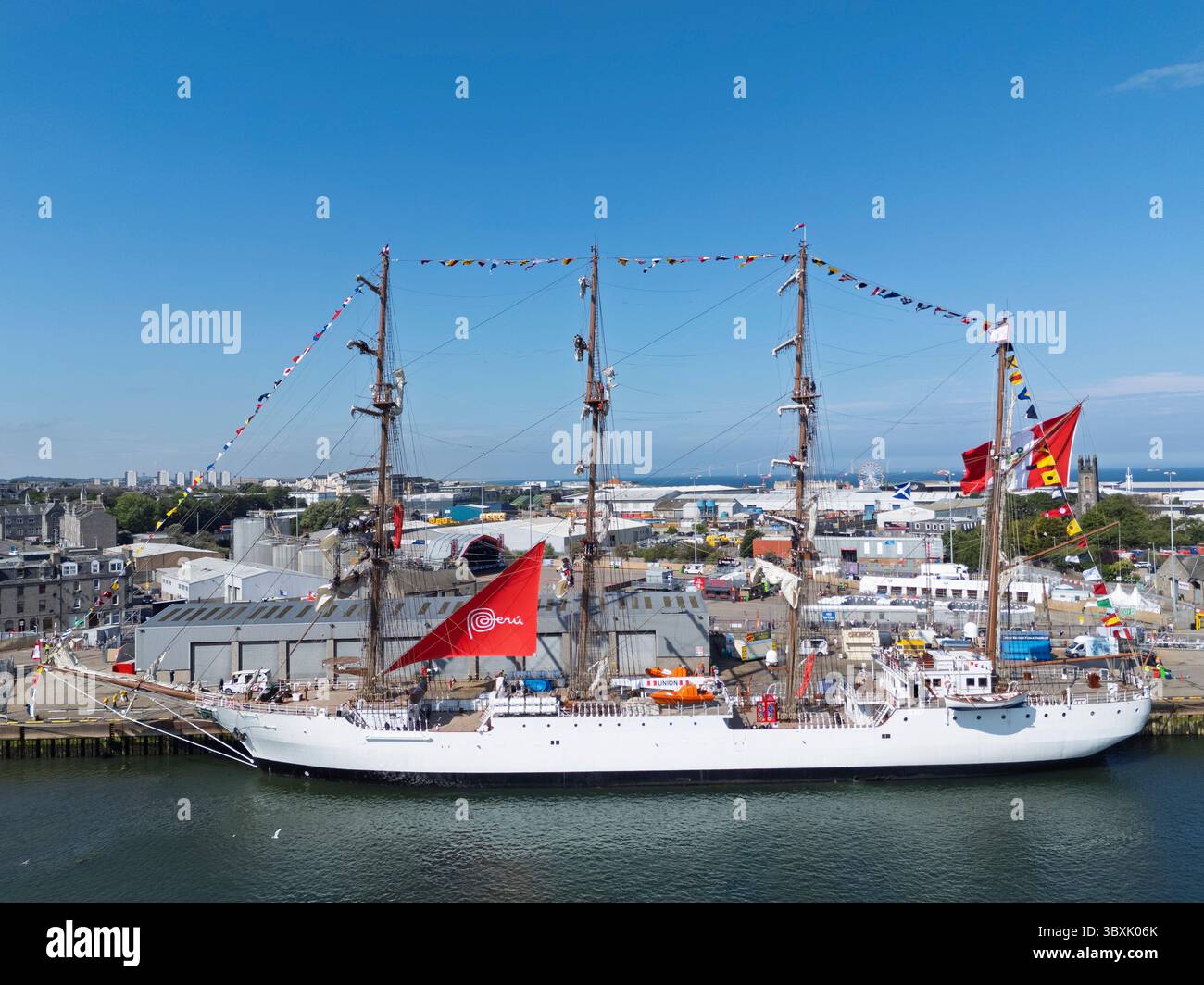 Scotlands largest port hi-res stock photography and images - Alamy
