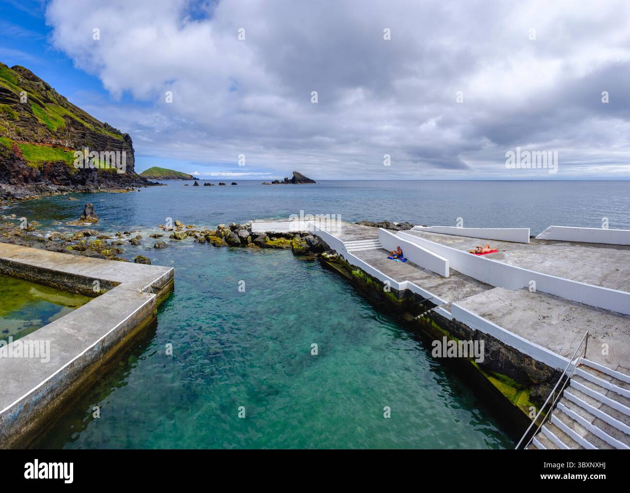 Termas do Carapacho, natural ocean swimming pool, Graciosa Island ...