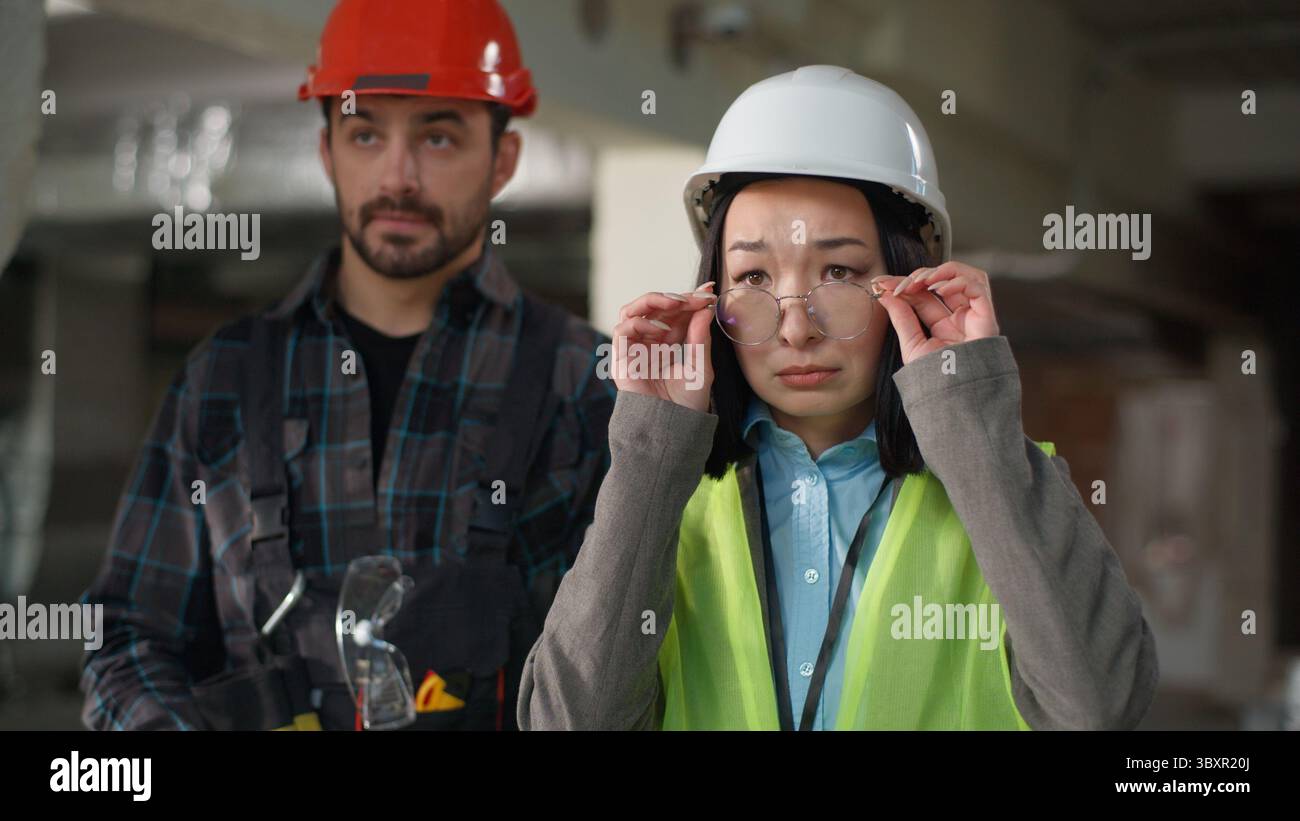 Construction blueprint review hi-res stock photography and images - Alamy