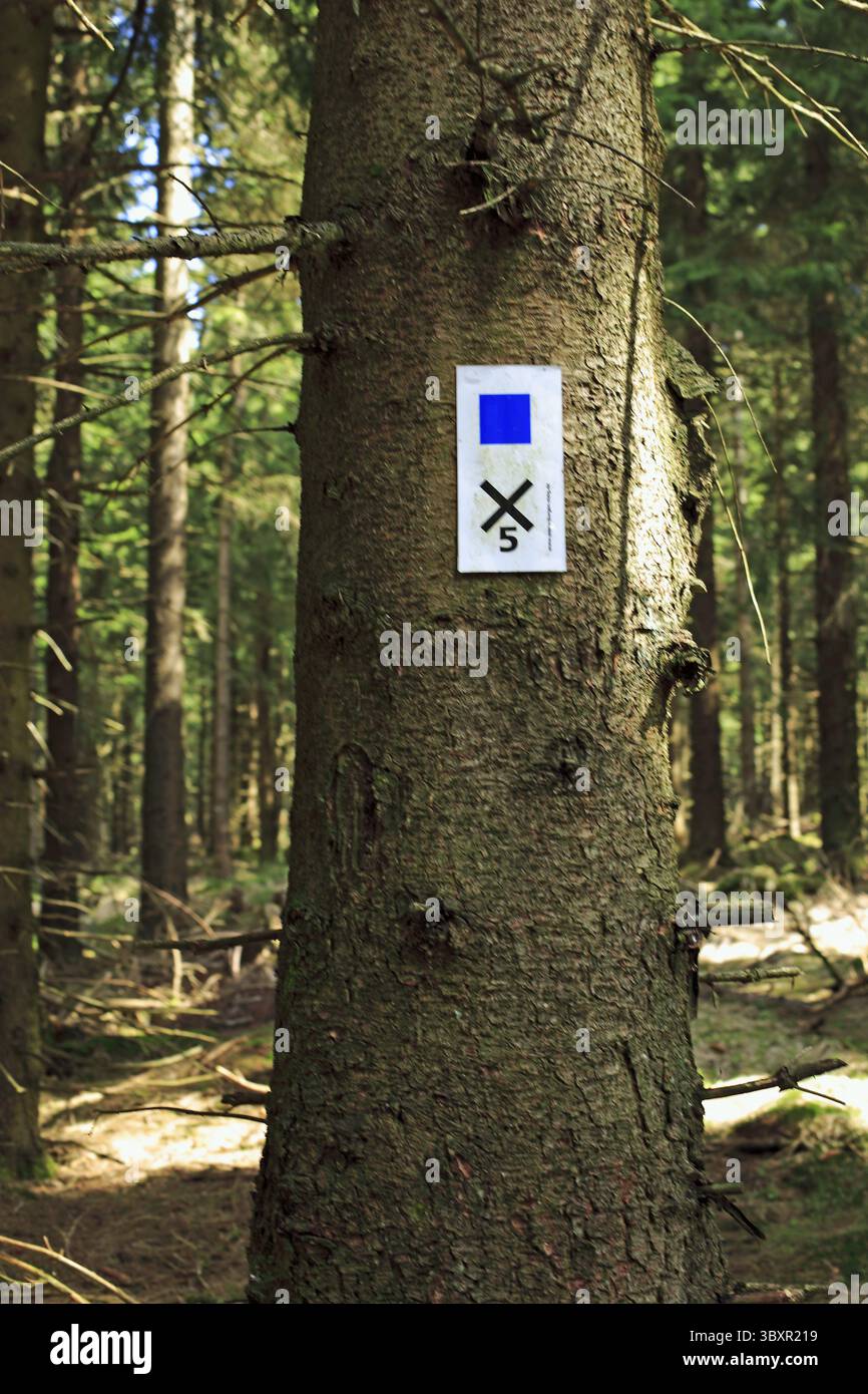 Hiking trail marking Stock Photo - Alamy