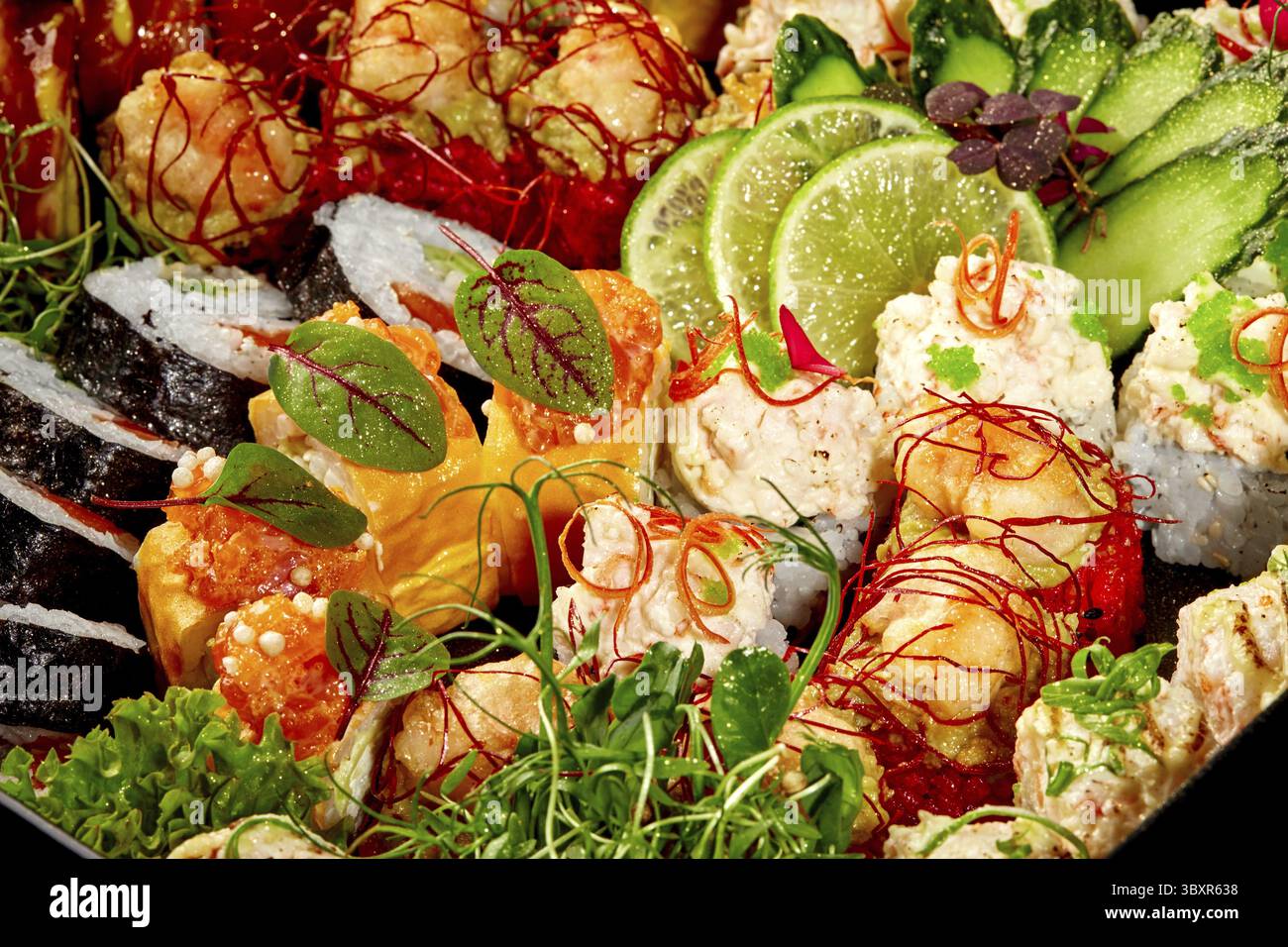 Cucumber sushi rolls artfully hi-res stock photography and images - Alamy