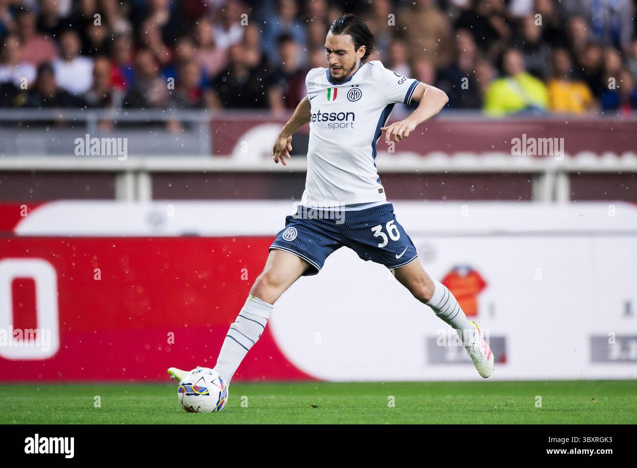 Matteo Darmian of FC Internazionale in action during the Serie A ...