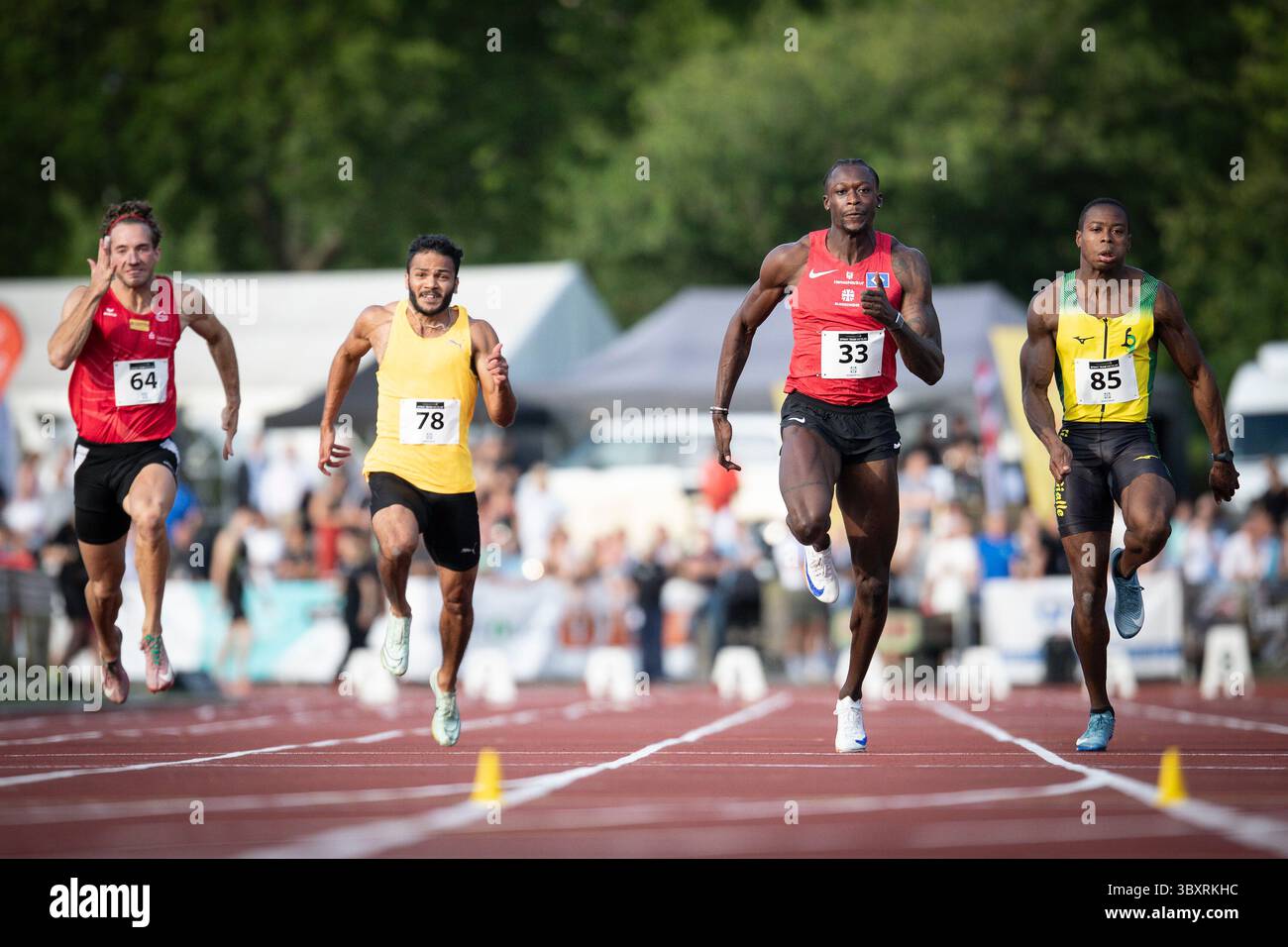 V.l. Pascal Kirstges (LG Rhein-Wied), Manikanta Hoblidhar (Indien / IND ...