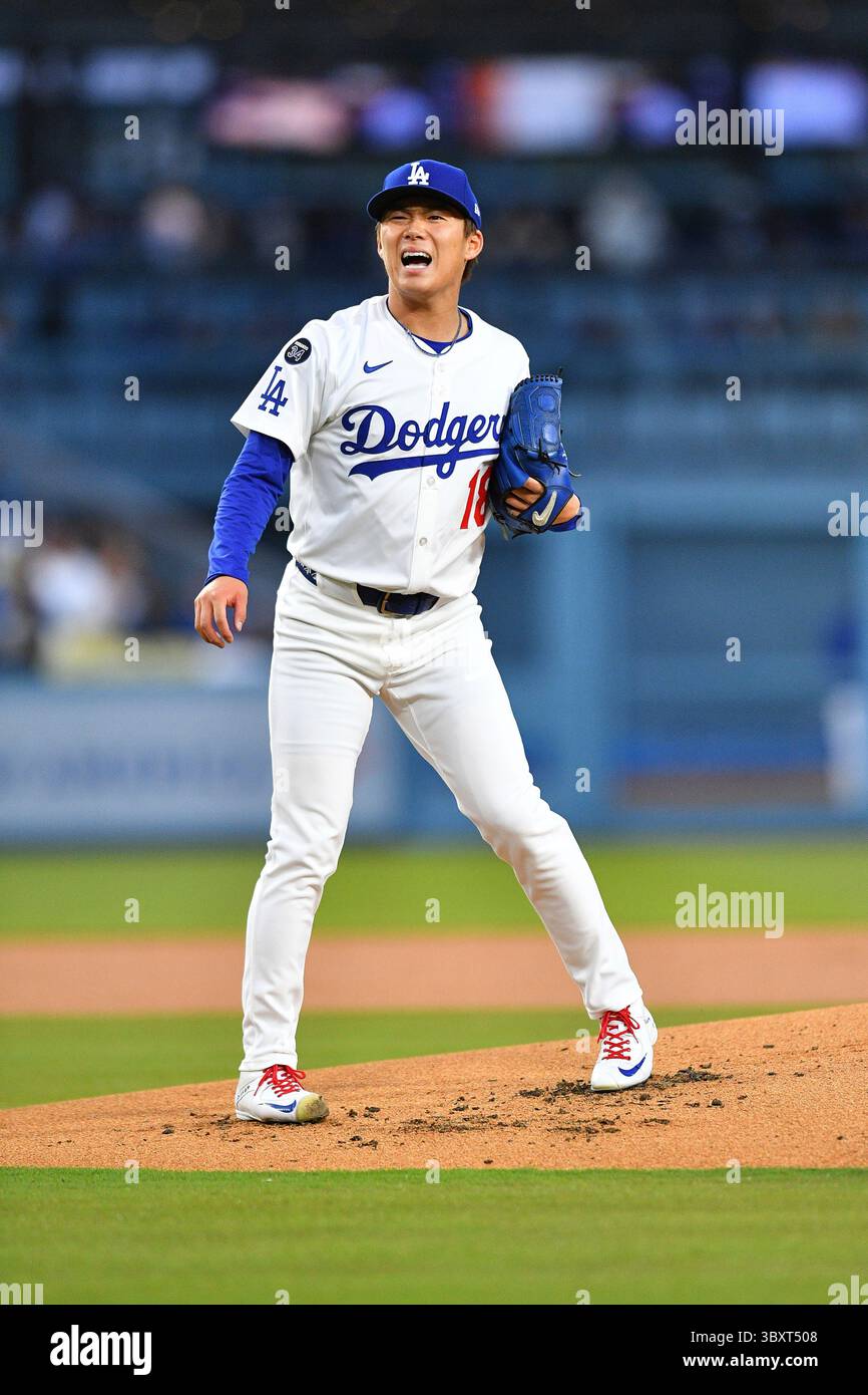 LOS ANGELES, CA - APRIL 25: Los Angeles Dodgers pitcher Yoshinobu ...