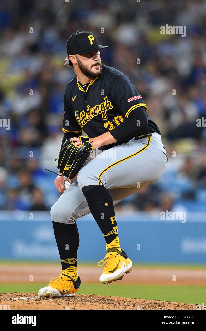 LOS ANGELES, CA - APRIL 25: Pittsburgh Pirates pitcher Paul Skenes (30 ...